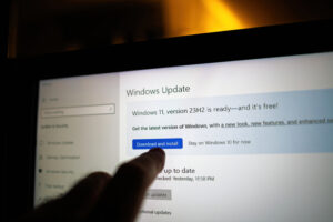 Guide to Windows 11 Download and Installation Options | HBM