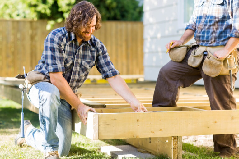How Expert Contractors Meet Outdoor Deck Building Codes